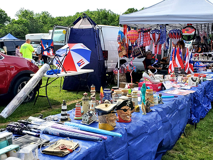 Summer shopping under blue skies at Willow Glen. The hunt is more fun when you can feel the breeze!