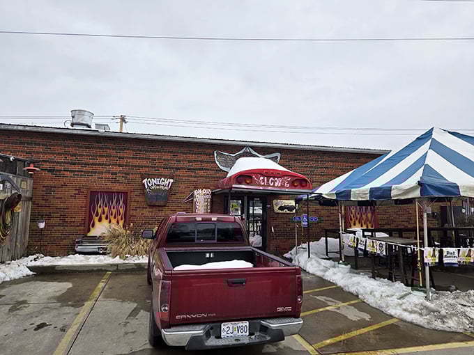 Small building, enormous flavor &ndash; this unassuming spot houses smoky treasures that'll make your taste buds dance.