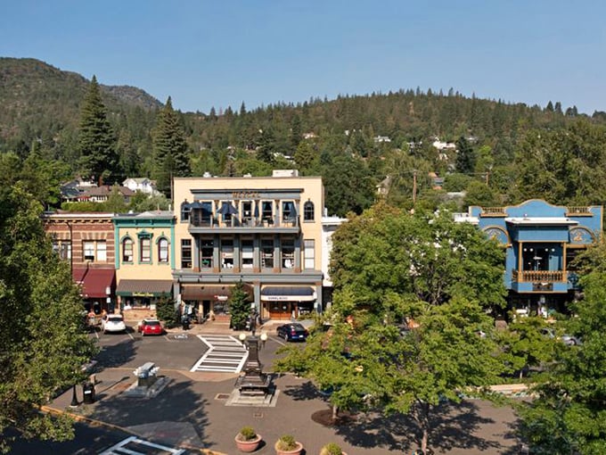 Downtown Ashland buzzes with artistic energy&mdash;where else can you discuss Hamlet while enjoying mountain views?