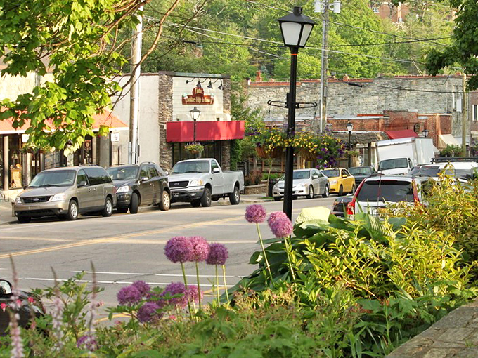 The kind of street where you expect to run into old friends, Blowing Rock's downtown invites leisurely exploration.