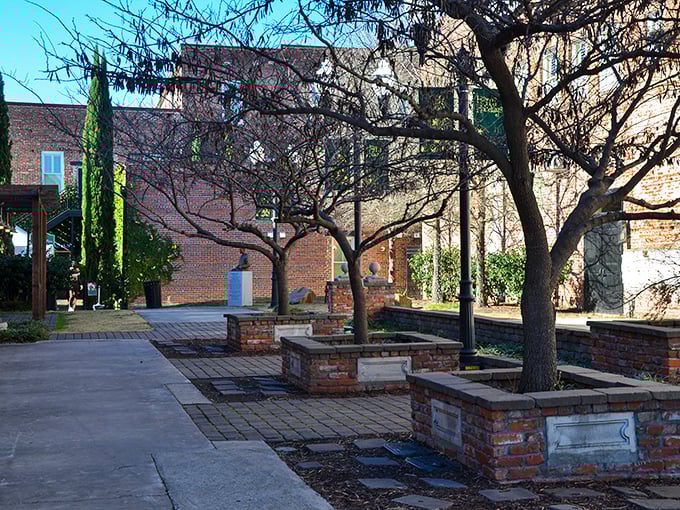 Red brick buildings with character to spare line Florence's streets, offering a masterclass in "they don't make 'em like they used to."