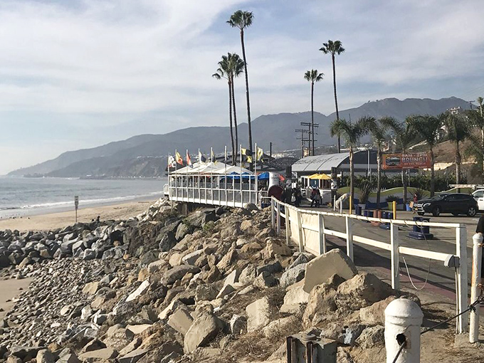 Gladstones Restaurant: Perched dramatically where mountains meet ocean. The perfect spot to watch dolphins play while enjoying their famous seafood.