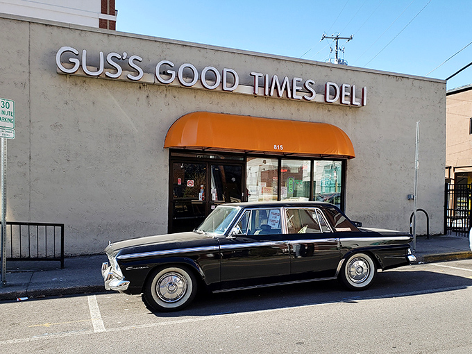 Classic cars and classic dogs&mdash;Gus's has been satisfying Knoxville's hot dog cravings with no-nonsense deliciousness for generations.