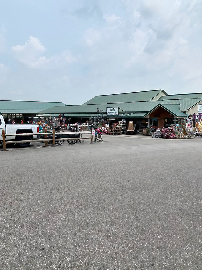 Hershberger's Farm & Bakery: The sprawling market beckons with promises of farm-fresh ingredients transformed into desserts that would make your grandmother proud.