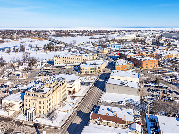 Winter blankets Marinette in pristine white. When snow transforms a small town into a scene worthy of your holiday card! 