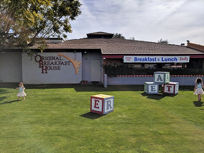 Those playful alphabet blocks on the lawn aren't just decoration &ndash; they're spelling out "E-A-T H-E-R-E" in the universal language of breakfast lovers.