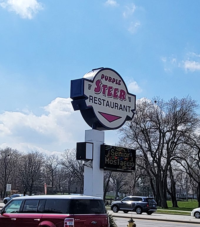 A bright restaurant sign welcomes you to this no-frills diner, where comfort food reigns supreme and calories don&rsquo;t count.