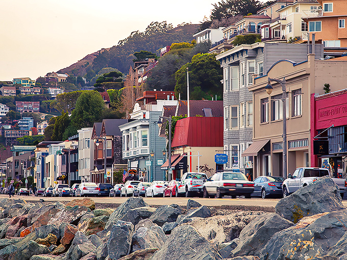Colorful hillside homes with million-dollar views of the bay. In Sausalito, even the houses seem to be showing off for the camera.