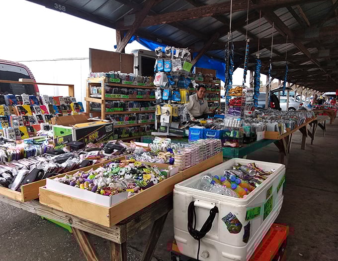 US 1 Metro's covered walkways protect shoppers while they hunt for bargains &ndash; retail therapy with weather insurance!