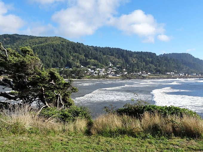 The kind of rugged beauty that makes you want to write poetry or at least take 500 photos. Pacific Northwest perfection.