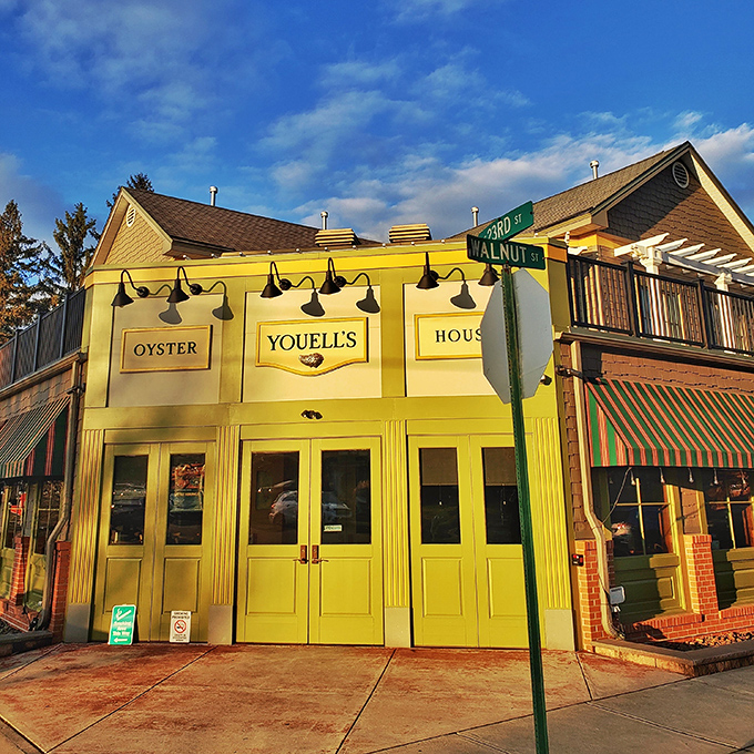 The corner of Walnut and 3rd Street has never looked so appetizing &ndash; Youell's golden-hour glow practically beckons you inside.