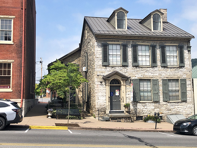 This isn't just a stone house; it's architectural poetry. Bellefonte's historic buildings tell stories without saying a word.
