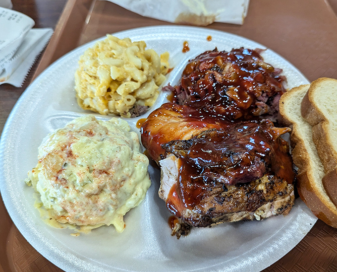 Barbecue chicken that doesn't play second fiddle to ribs, with mac and cheese that deserves its own fan club.