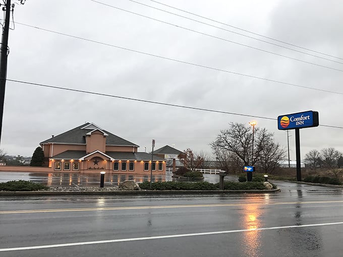 Even the accommodations in Amish Country blend modern comfort with traditional charm, giving visitors a cozy home base for culinary adventures.