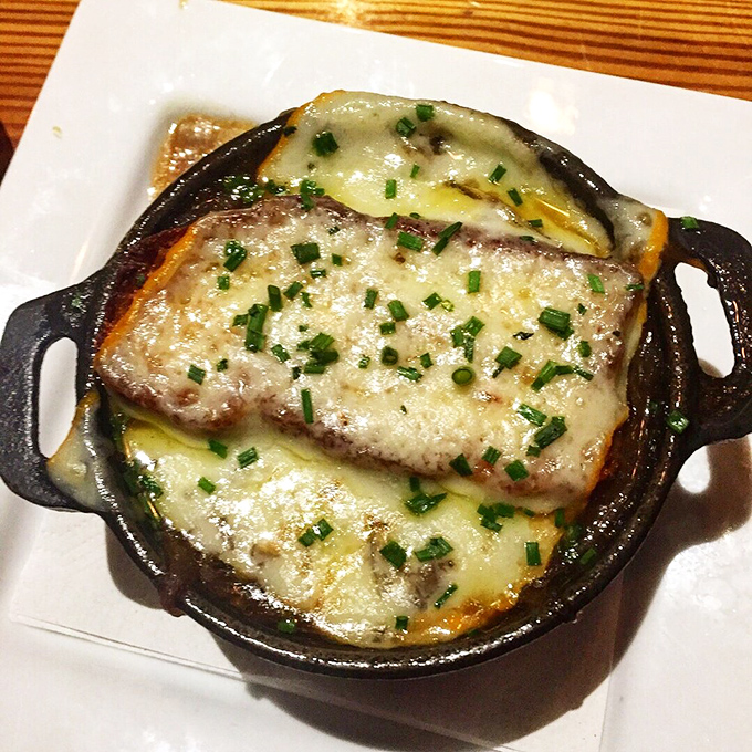 Behold the French onion soup that's causing more buzz than a neighborhood watch meeting.