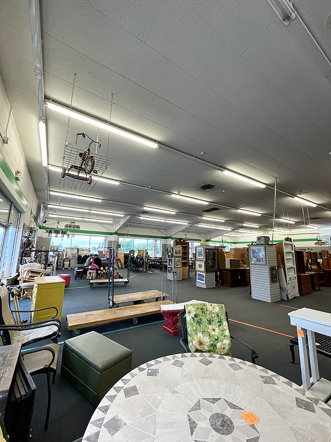 The open floor plan reveals islands of furniture possibilities. One person's discarded dining set is another's "I've been searching for this my entire life!"