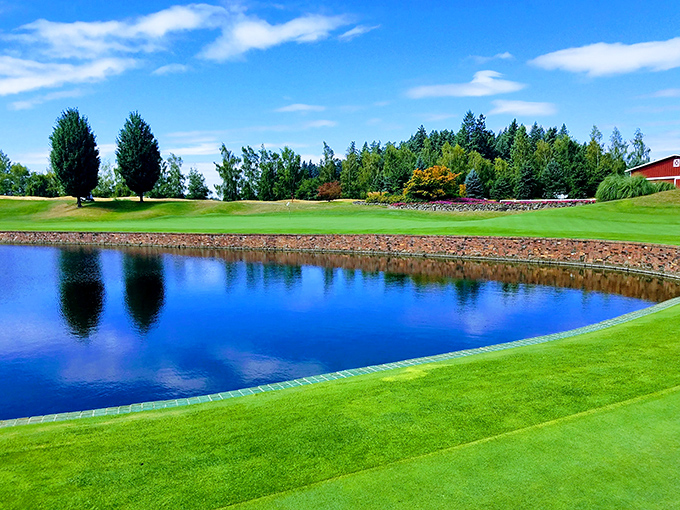 Just minutes from downtown Aurora, Langdon Farms Golf Club provides a serene escape where water hazards mirror Oregon's famously blue skies.