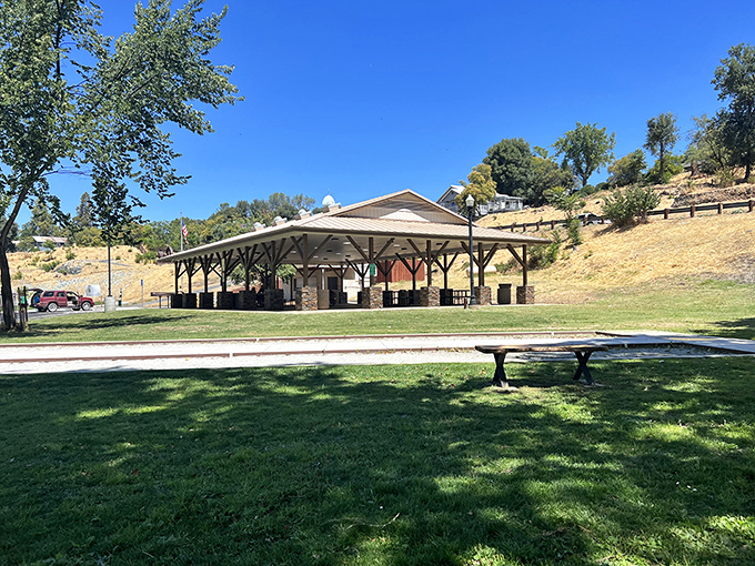 This shaded pavilion practically begs for family reunions and picnic baskets. Norman Rockwell would've had a field day here.
