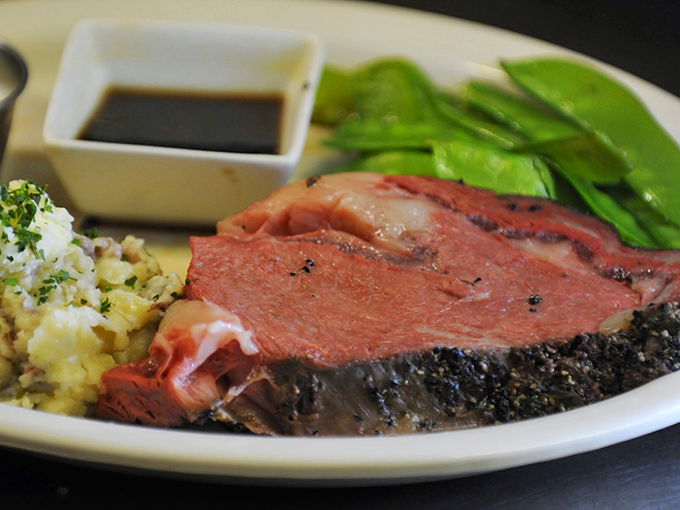 Behold the prime rib that's been causing quite the stir among Georgia's carnivorous community.