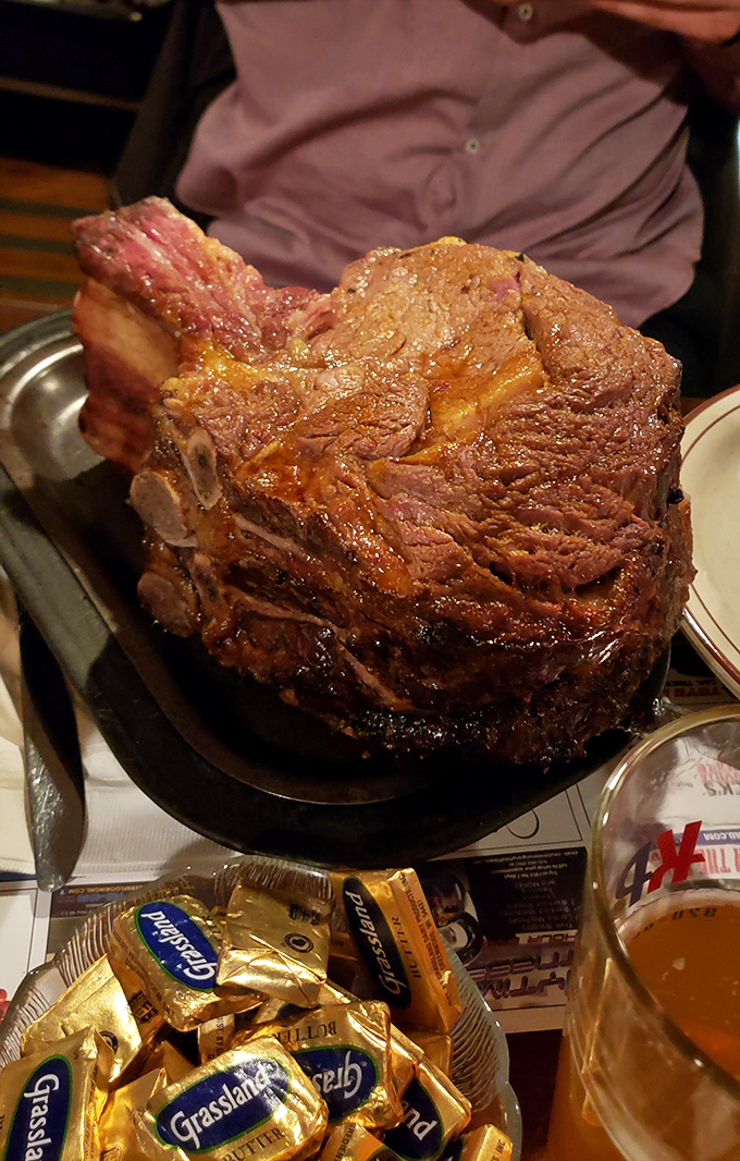Prime rib so magnificent it deserves its own ZIP code. That crust! That juicy interior! That basket of butter packets!
