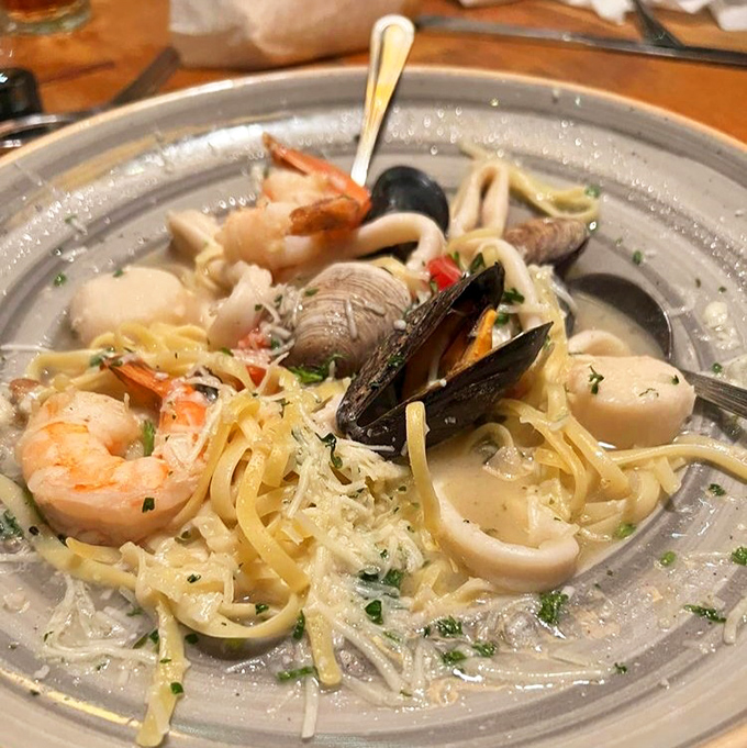 Seafood Italiano that transforms humble ocean treasures into something worthy of standing ovations and second helpings.