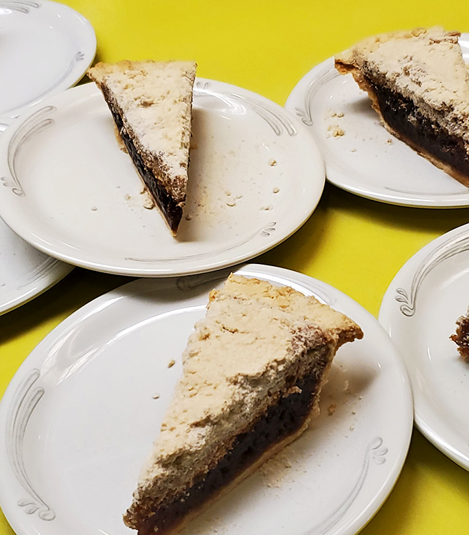 Shoofly pie: the dessert that proves molasses can be magical when Pennsylvania grandmothers work their wizardry.