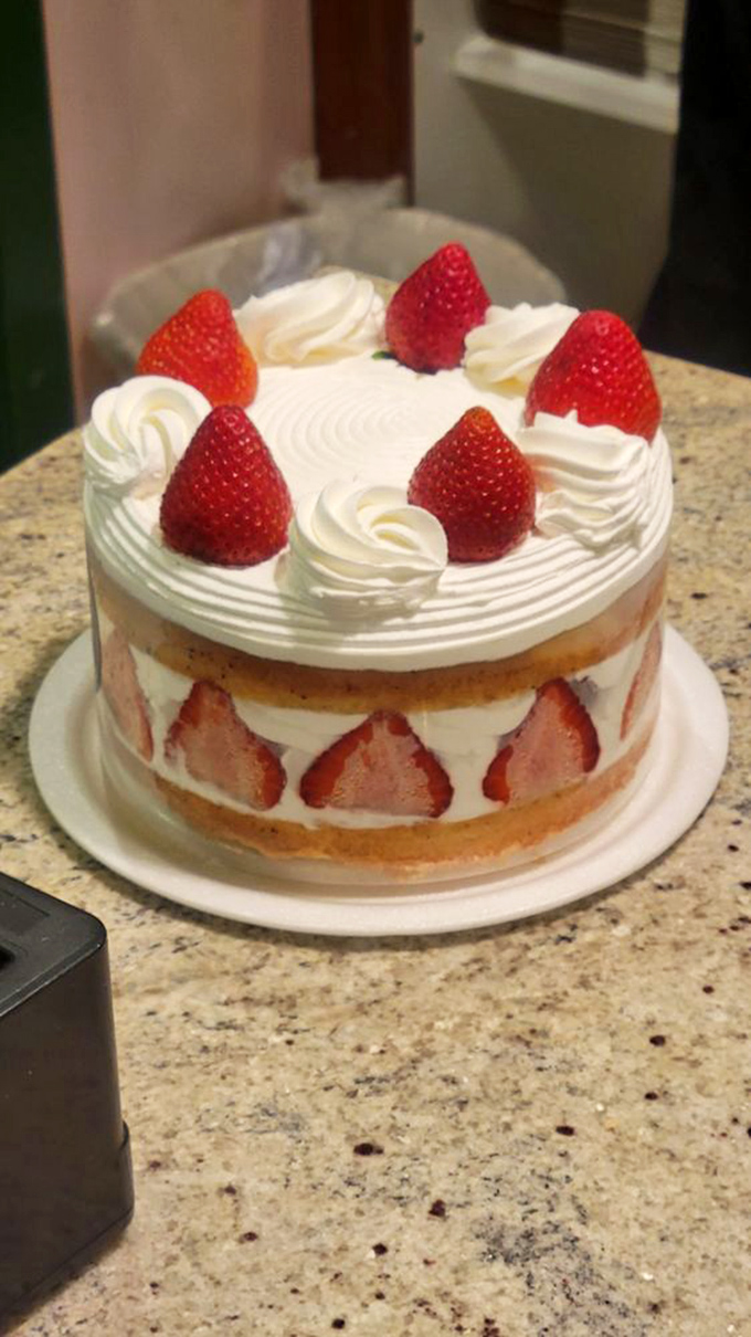 Summer captured in cake form. Fresh strawberries nestled between layers of cream and sponge - proof that perfection doesn't need to be complicated.