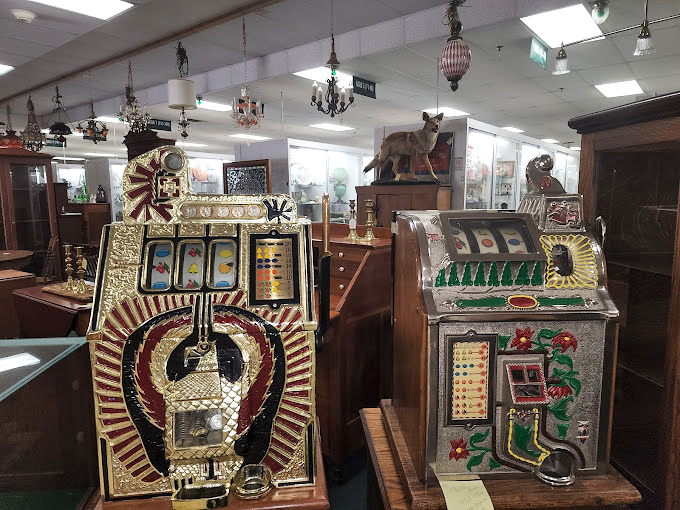Vegas, baby! These vintage slot machines might not pay out in coins anymore, but they're jackpots of mid-century mechanical artistry.