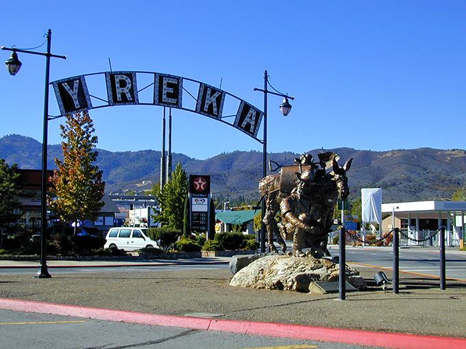 The Yreka welcome sign greets visitors like a friendly neighbor over the fence.