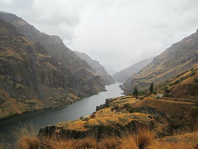 Where endless blue skies frame mountain vistas that put screensavers to shame completely.
