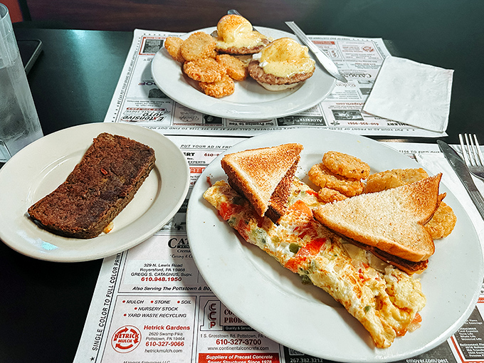 Breakfast spreads that mean business. That perfectly golden toast and home fries combo isn't just a meal&mdash;it's the morning motivation we all need.