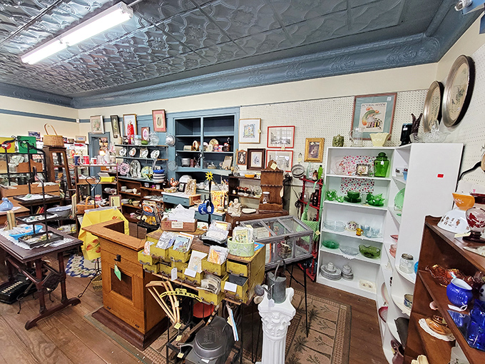 Booth displays that make Marie Kondo break out in hives but give collectors heart palpitations. Every inch tells a different story.