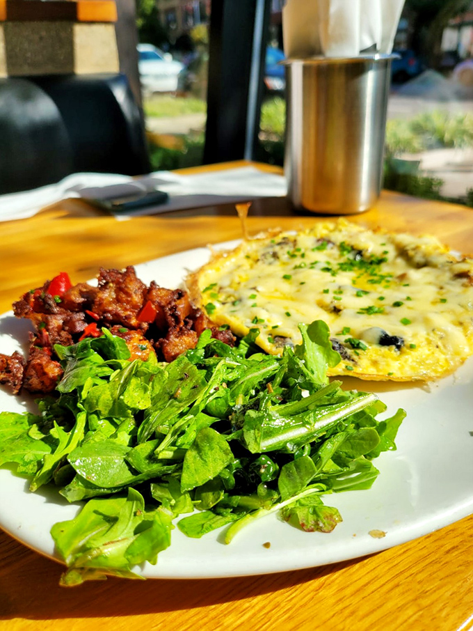 The legendary mushroom frittata in all its glory – where eggs meet mushrooms and have the kind of relationship that romantic comedies are made about.