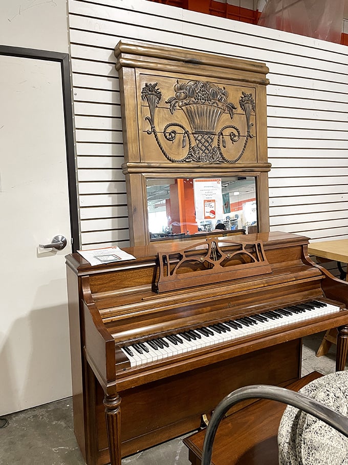 This isn't just a piano&mdash;it's a time machine with keys. Imagine the Sinatra tunes this beauty has witnessed in its Palm Springs lifetime.