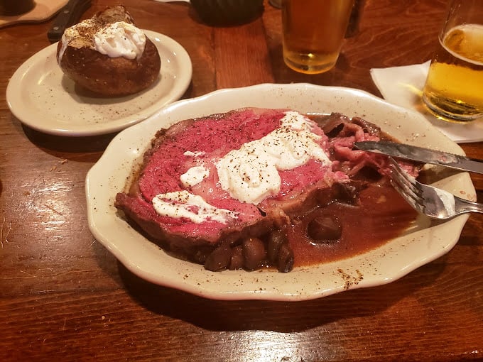 The star of the show: prime rib so perfectly pink it could make a vegetarian question their life choices. That horseradish cream is no mere sidekick.