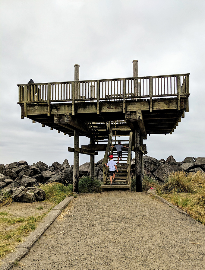 Stairway to heaven? Almost! This observation deck at the South Jetty lets you tower above the rocks for prime whale-watching and wave-gazing opportunities.
