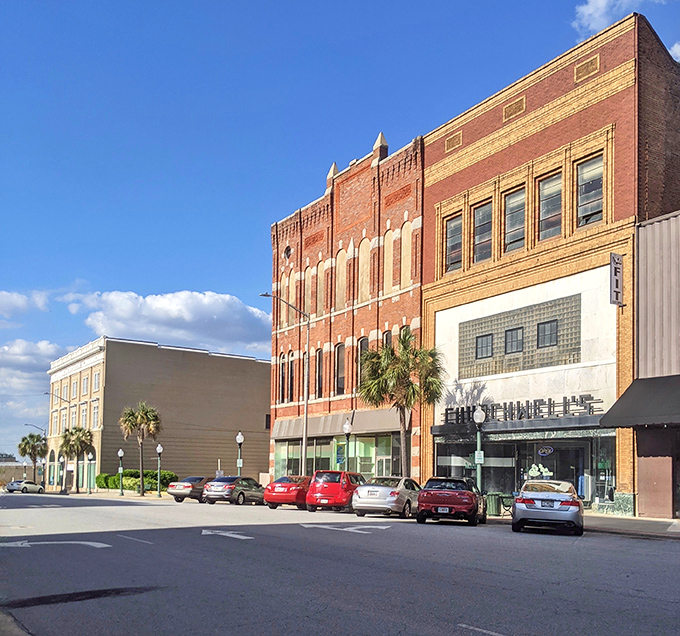 Courthouse splendor without the big-city price tag! Albany's historic buildings stand tall while your retirement savings stay intact.