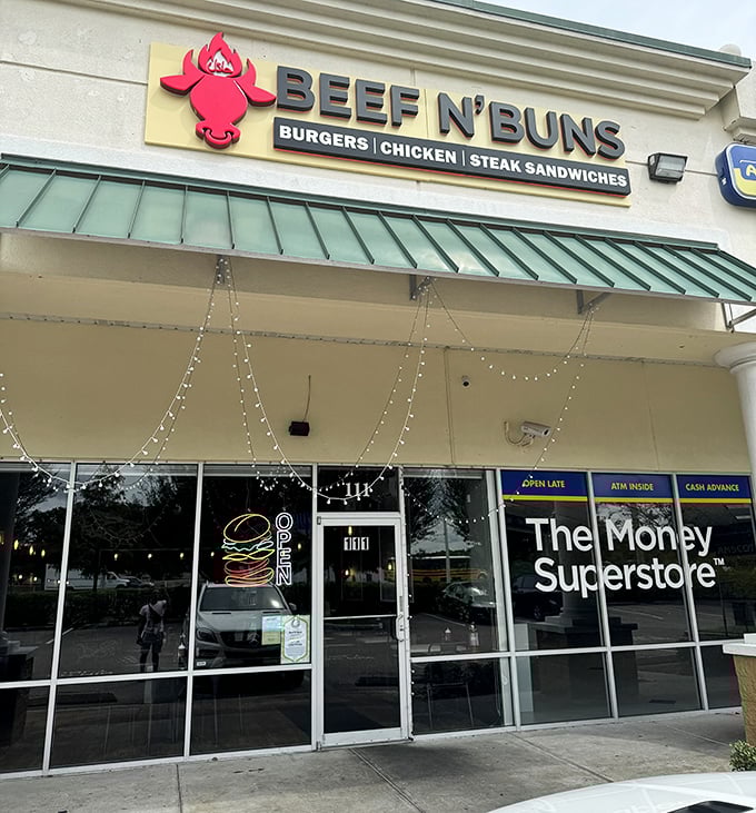 Beef N' Buns' straightforward signage tells you exactly what to expect. That red lobster logo has become a local landmark!