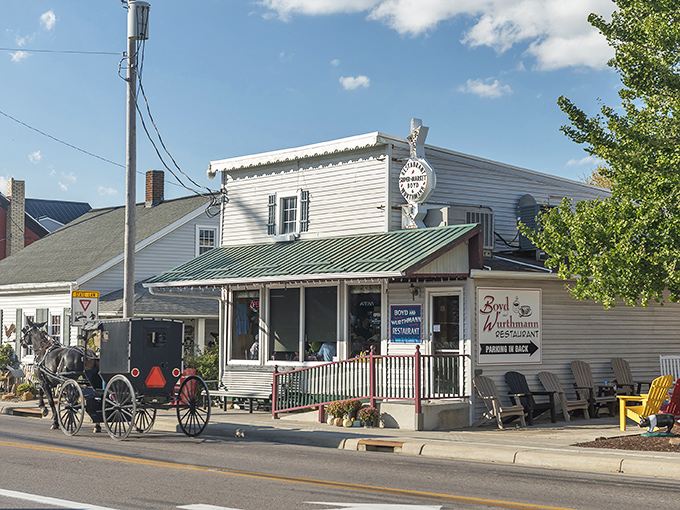 Boyd & Wurthmann's charming storefront has witnessed decades of hungry visitors. That horse and buggy knows what's up!