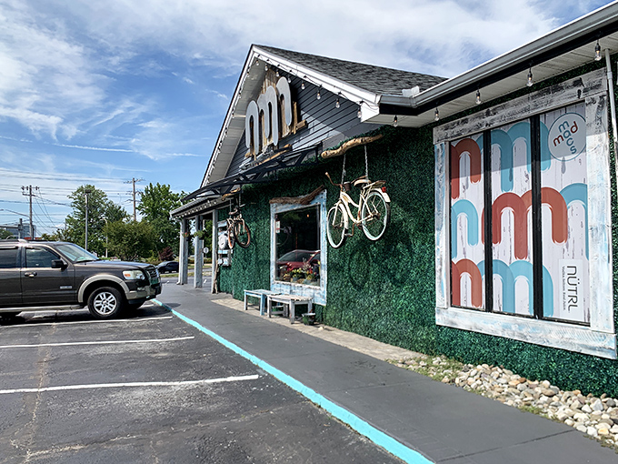 MadMacs embraces quirky charm with its artificial turf exterior – as unconventional as their mouthwatering burger creations.