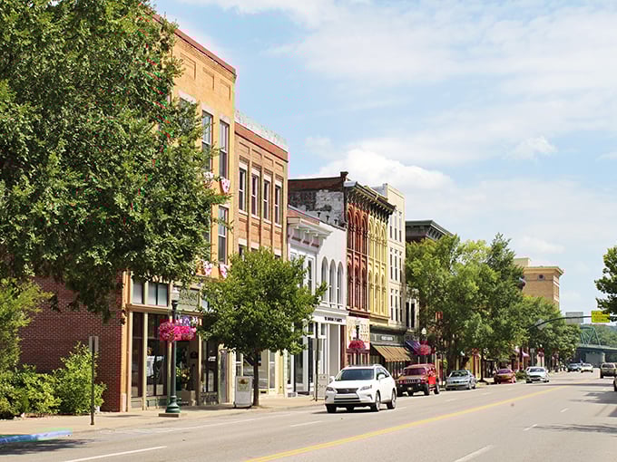 Marietta's Main Street could be a movie set&mdash;classic architecture, vintage storefronts, and not a chain restaurant in sight!