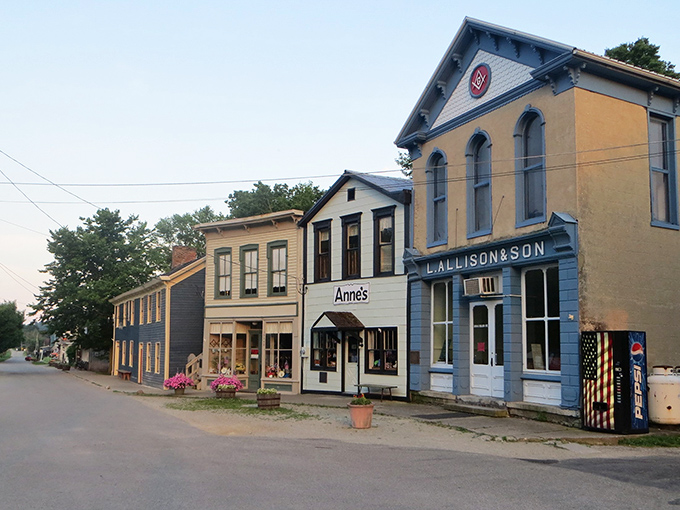 Metamora's pastel storefronts look like they're waiting for a horse and buggy to clip-clop by. Anne's shop probably hasn't changed its sign since Reagan was president!