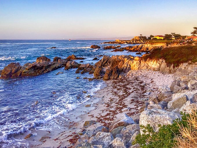 Where rugged meets refined. The rocks and waves perform their ancient dance while you decide between clam chowder or calamari for lunch.