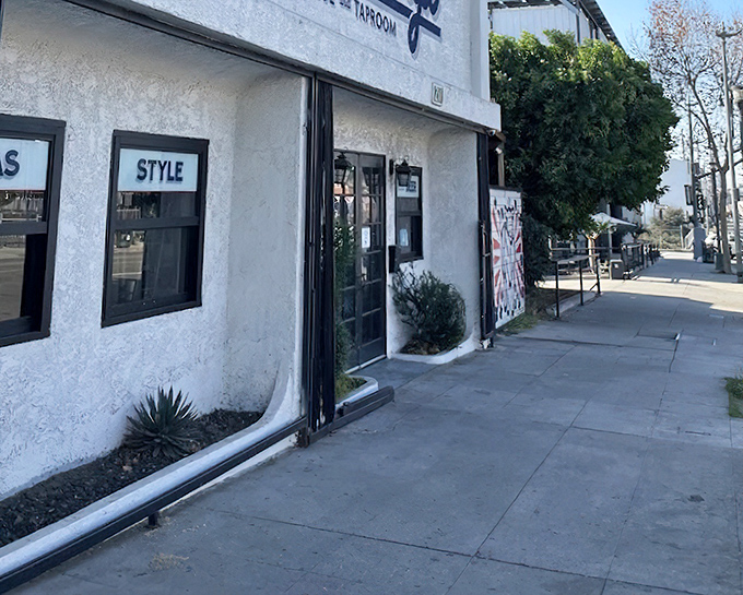 Moo's Craft Barbecue brings Texas traditions to LA streets. Where meat sweats meet street cred.