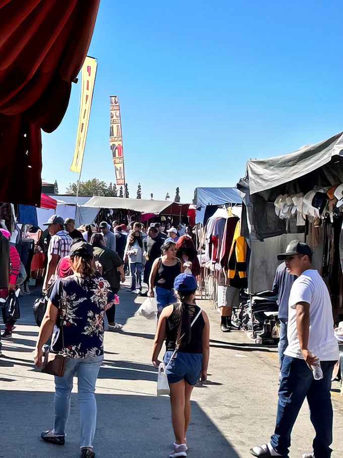 Paramount's covered corridors protect your shopping spree from whatever Mother Nature throws your way &ndash; brilliant!