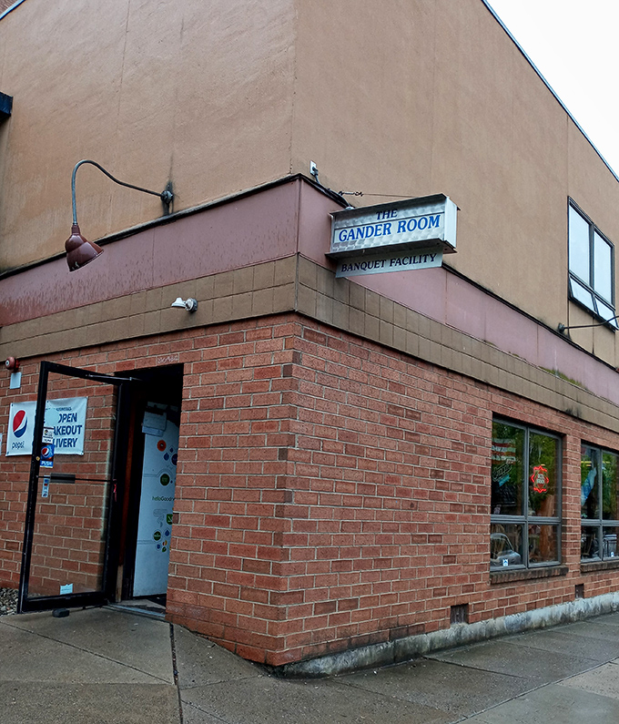 The Gander Room's unassuming brick exterior is the sandwich world's equivalent of a poker face&mdash;hiding delicious secrets within.
