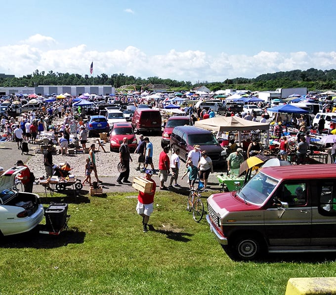 Trader Jack&rsquo;s outdoor market is a treasure hunter&rsquo;s playground&mdash;like your eccentric uncle&rsquo;s garage sale, multiplied by a hundred and spread across a sunny field.