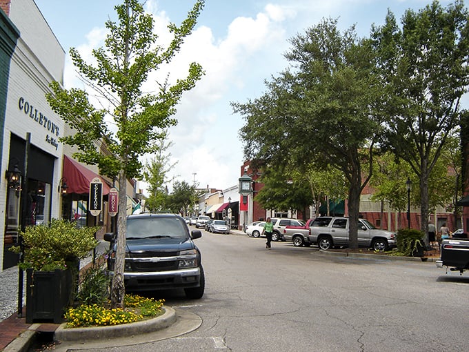 Walterboro's historic downtown looks like the film set for "Small Town America" &ndash; except the friendly faces are genuinely welcoming.