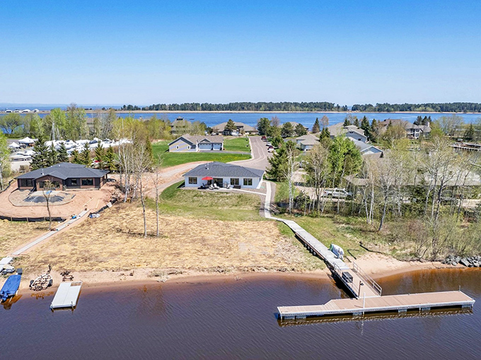 Lakeside living in Ashland means waking up to this view. Mother Nature showing off her watercolor skills every single morning! 