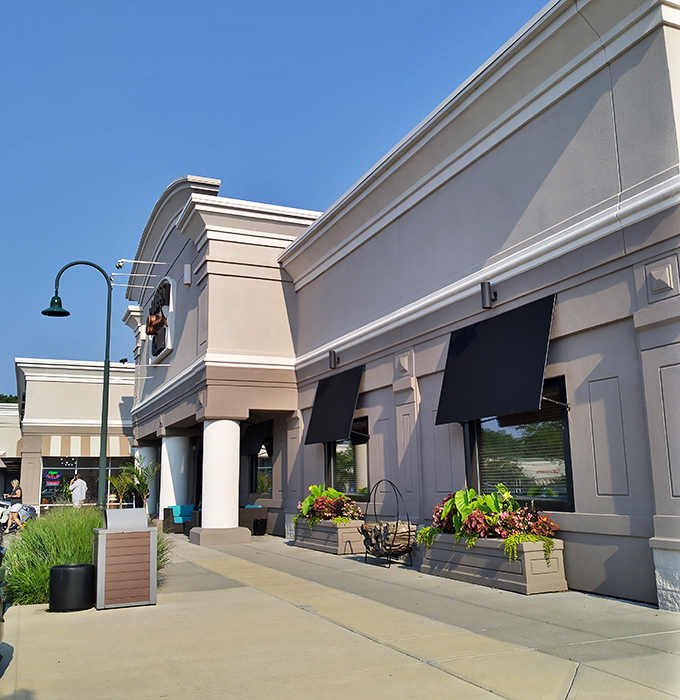Clean lines and modern design make Bonefish Grill look like the responsible adult of seafood restaurants. Trust me, it knows how to party on your palate!